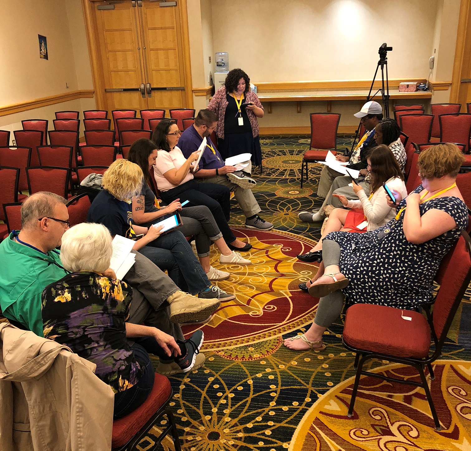 the 17 people table read – Notes from the Far Fringe